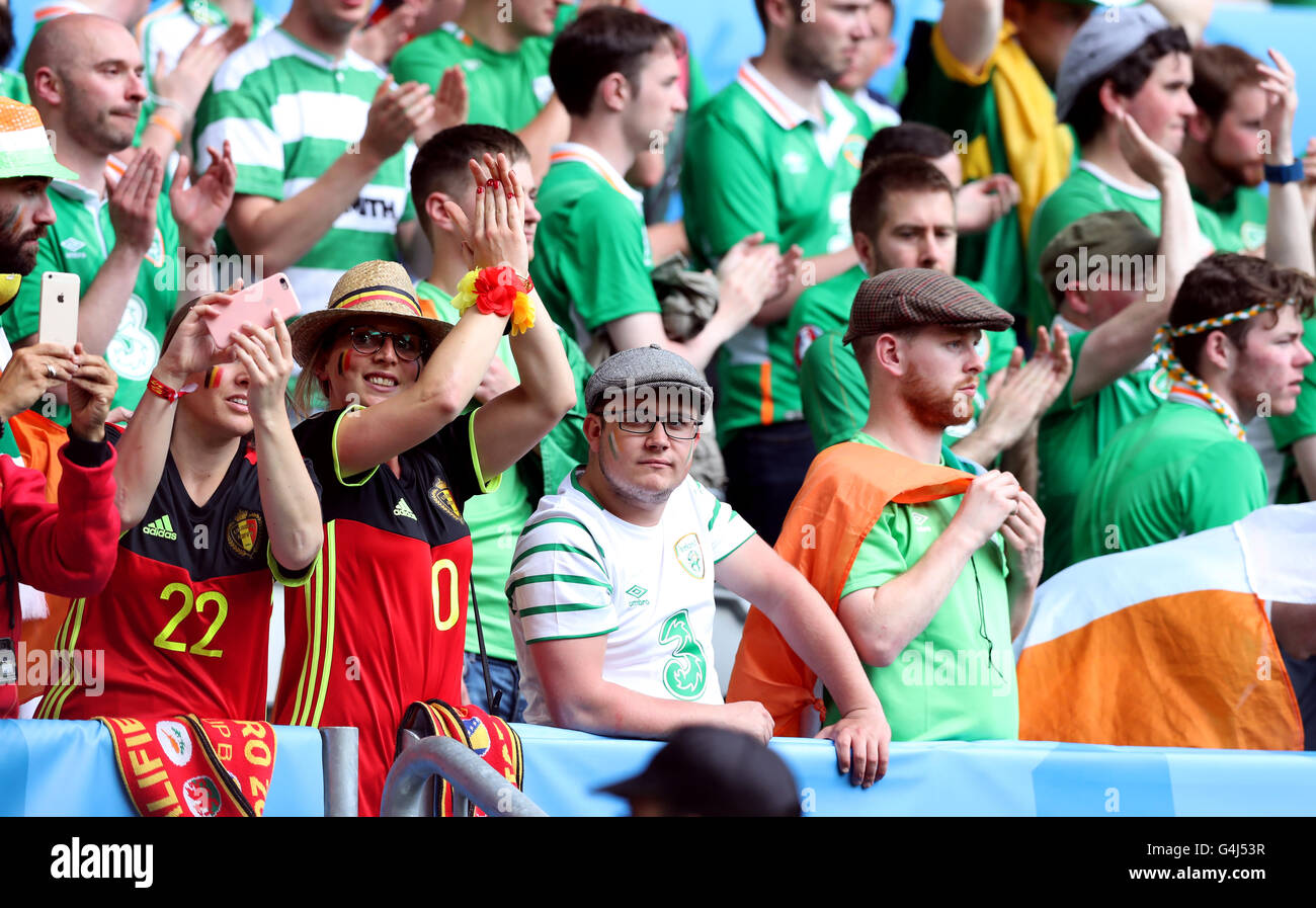 Ireland fans celebrate in the stands hi-res stock photography and ...
