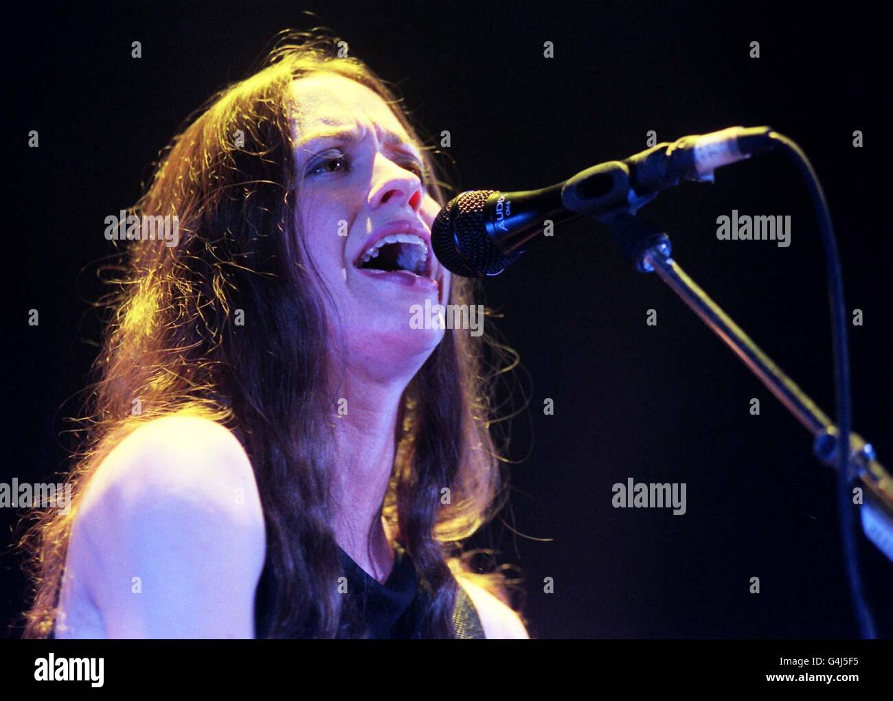 Alanis Morissette/London concert Stock Photo - Alamy