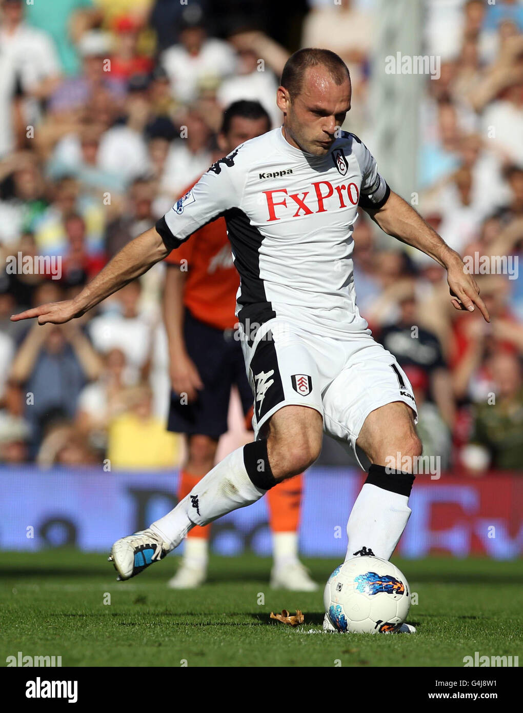 Fulham's Danny Murphy scores his sides second goal from the penalty ...