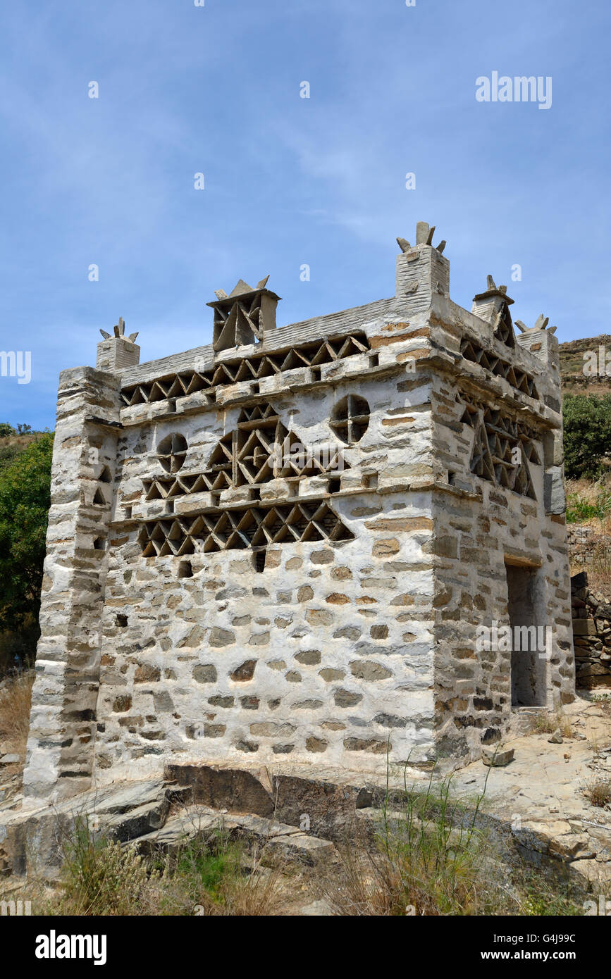 Pigeon house tinos hi-res stock photography and images - Alamy