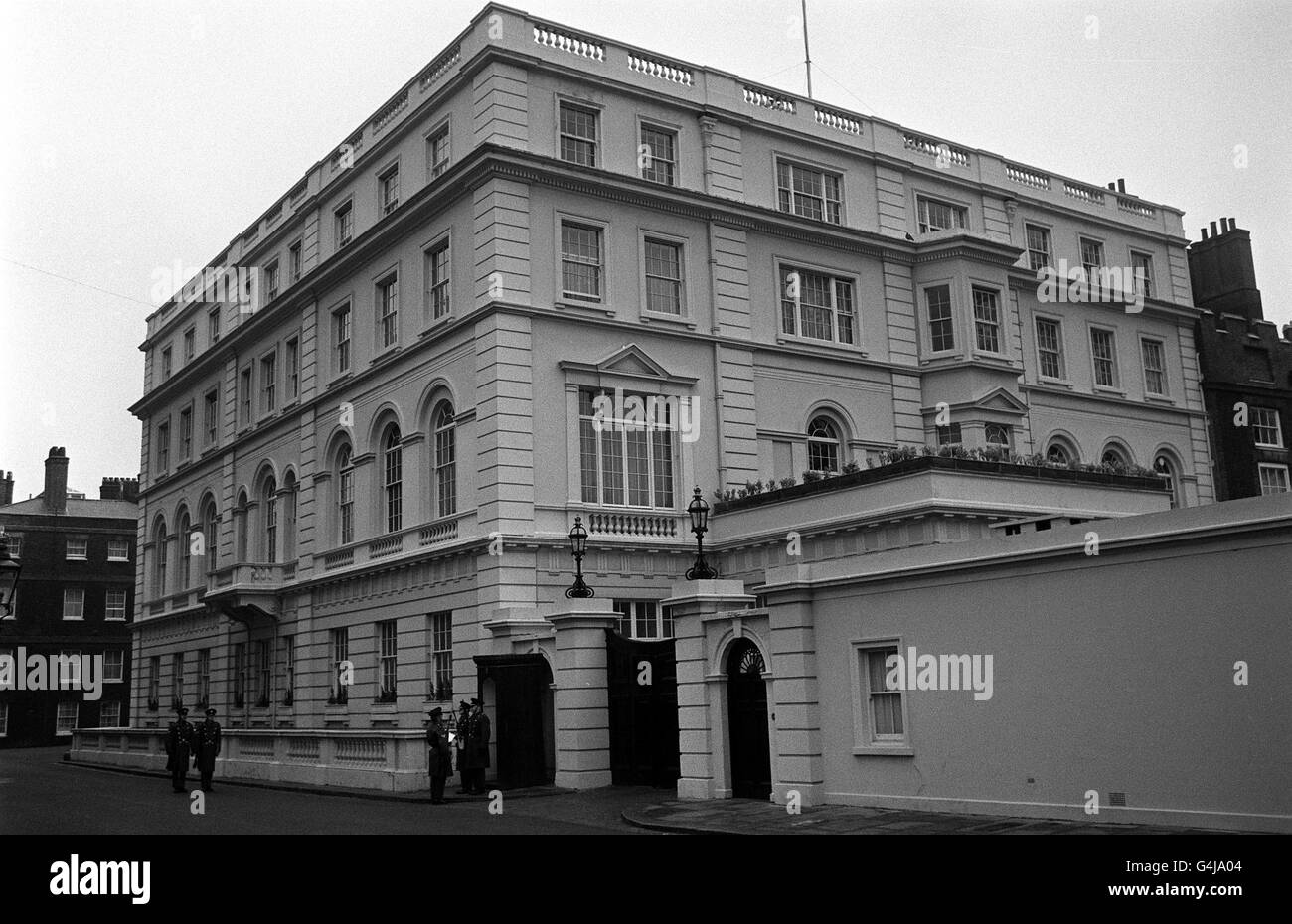Clarence house exterior hi-res stock photography and images - Alamy