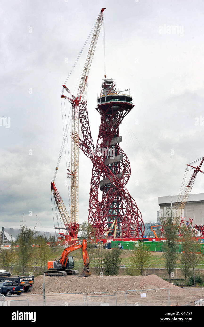 The ArcelorMittal Orbit tower, designed by Anish Kapoor, takes shape at ...