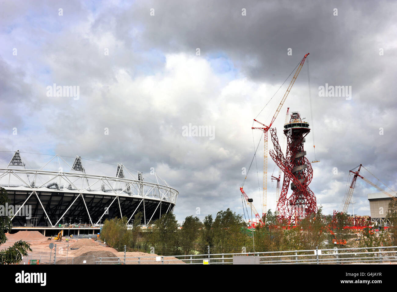 The ArcelorMittal Orbit tower, designed by Anish Kapoor, takes shape at ...