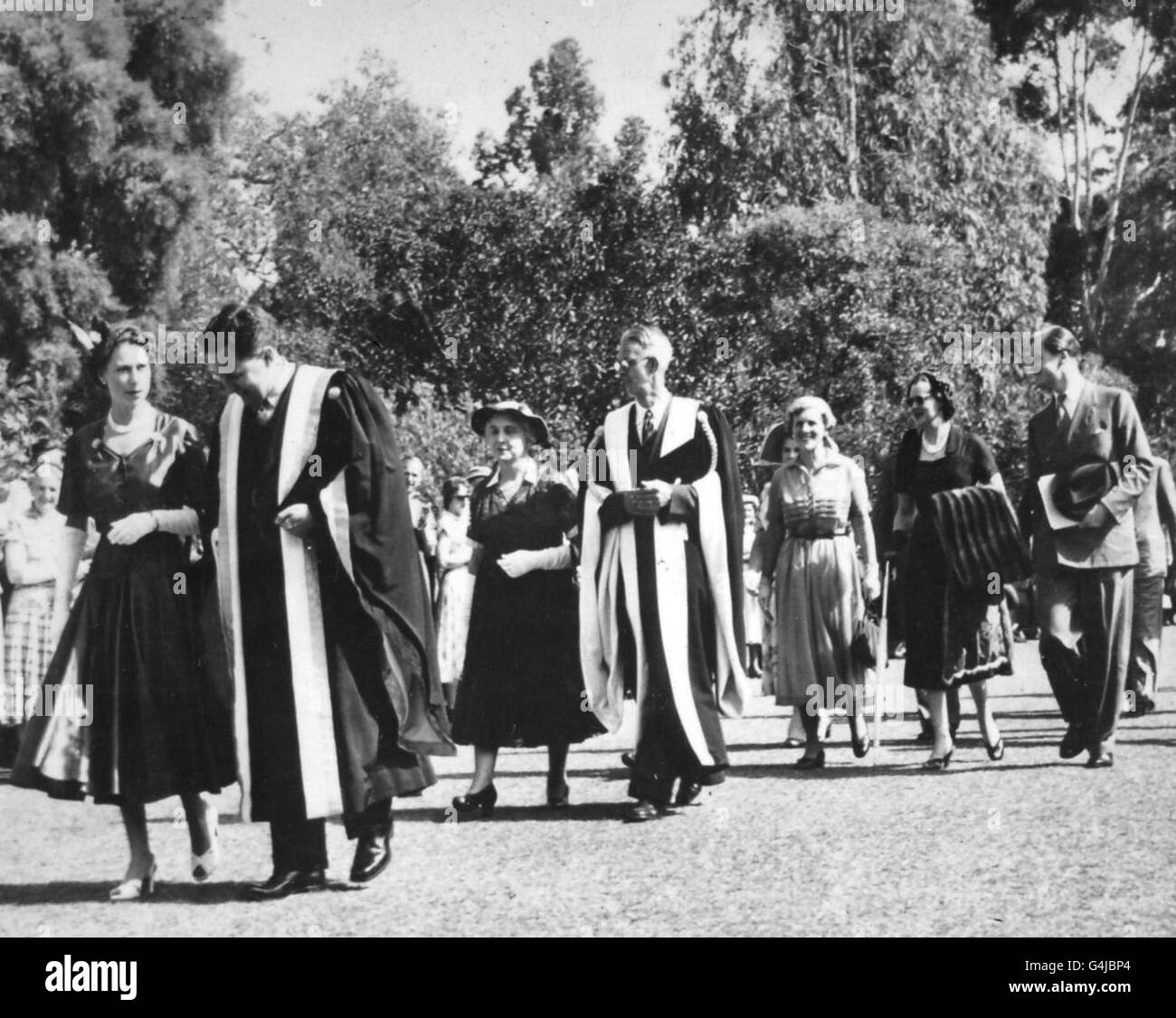 Queen elizabeth ii visit to australia Black and White Stock Photos ...
