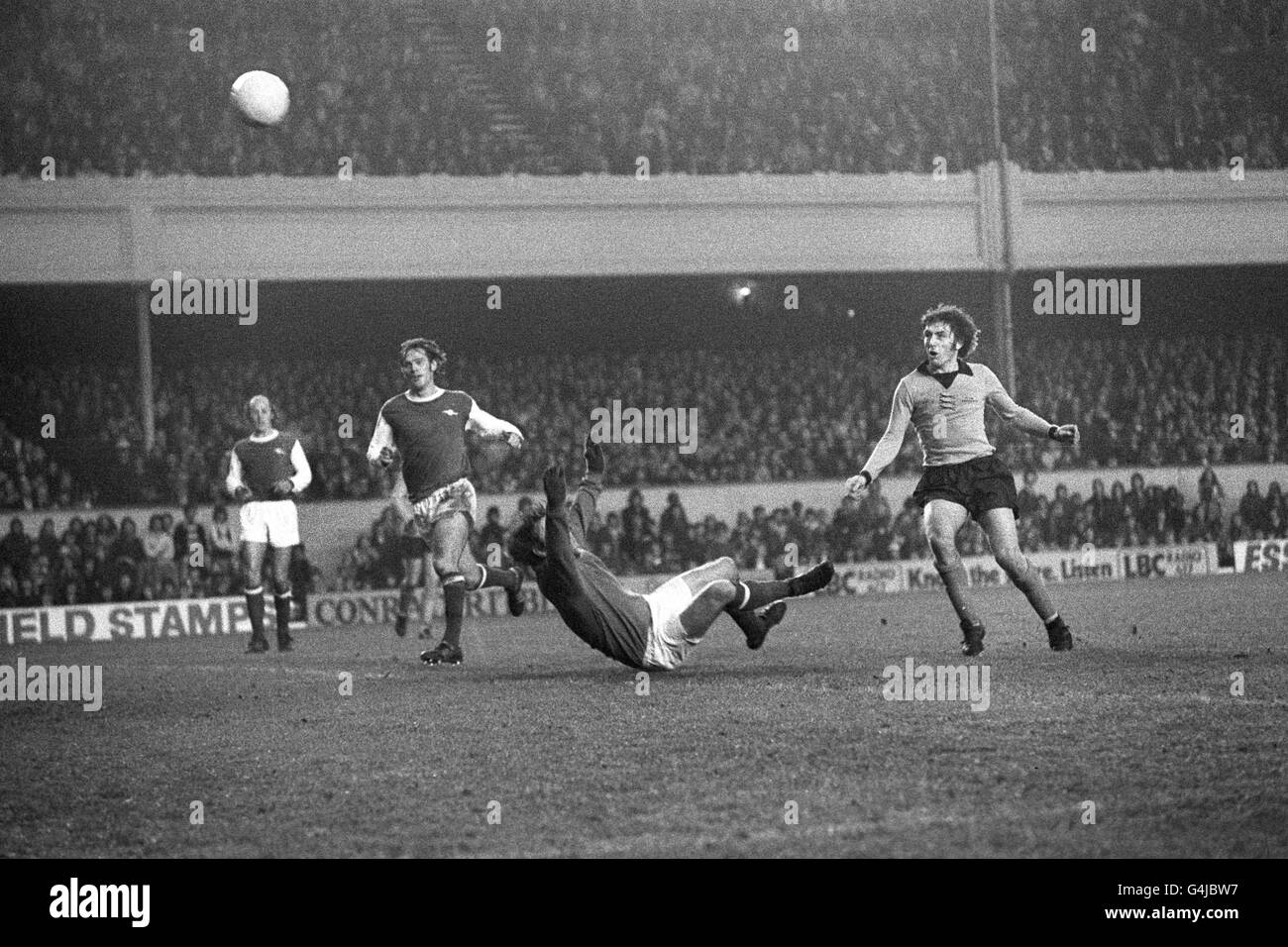 Goalkeeper jimmy rimmer hi-res stock photography and images - Alamy