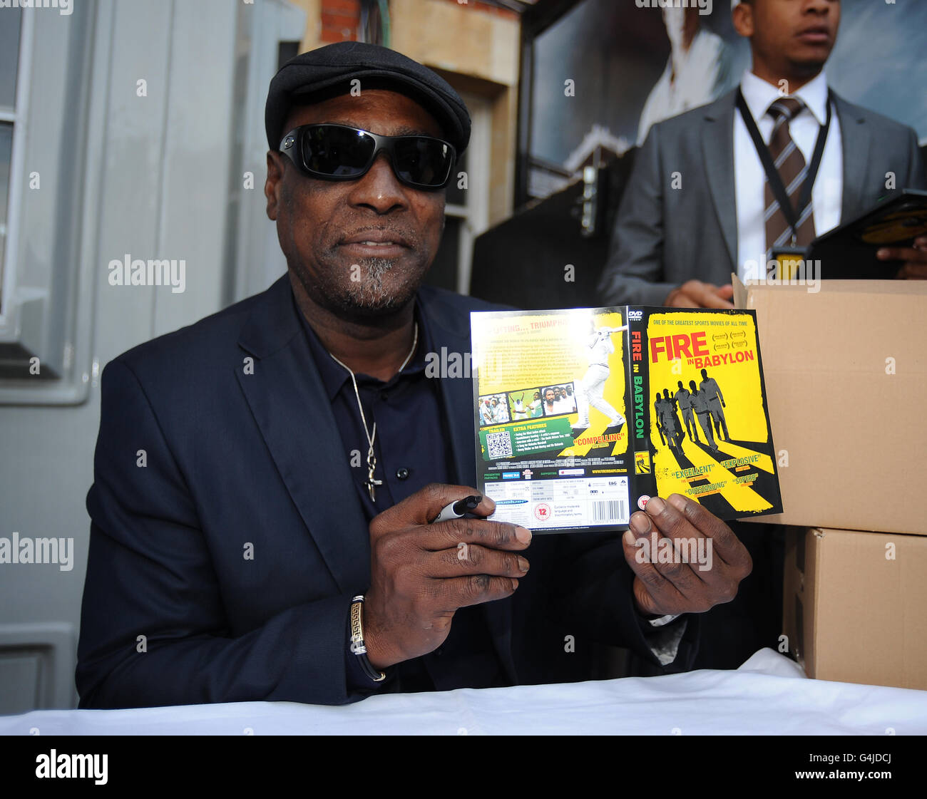 Sir viv richards cricket hi-res stock photography and images - Alamy