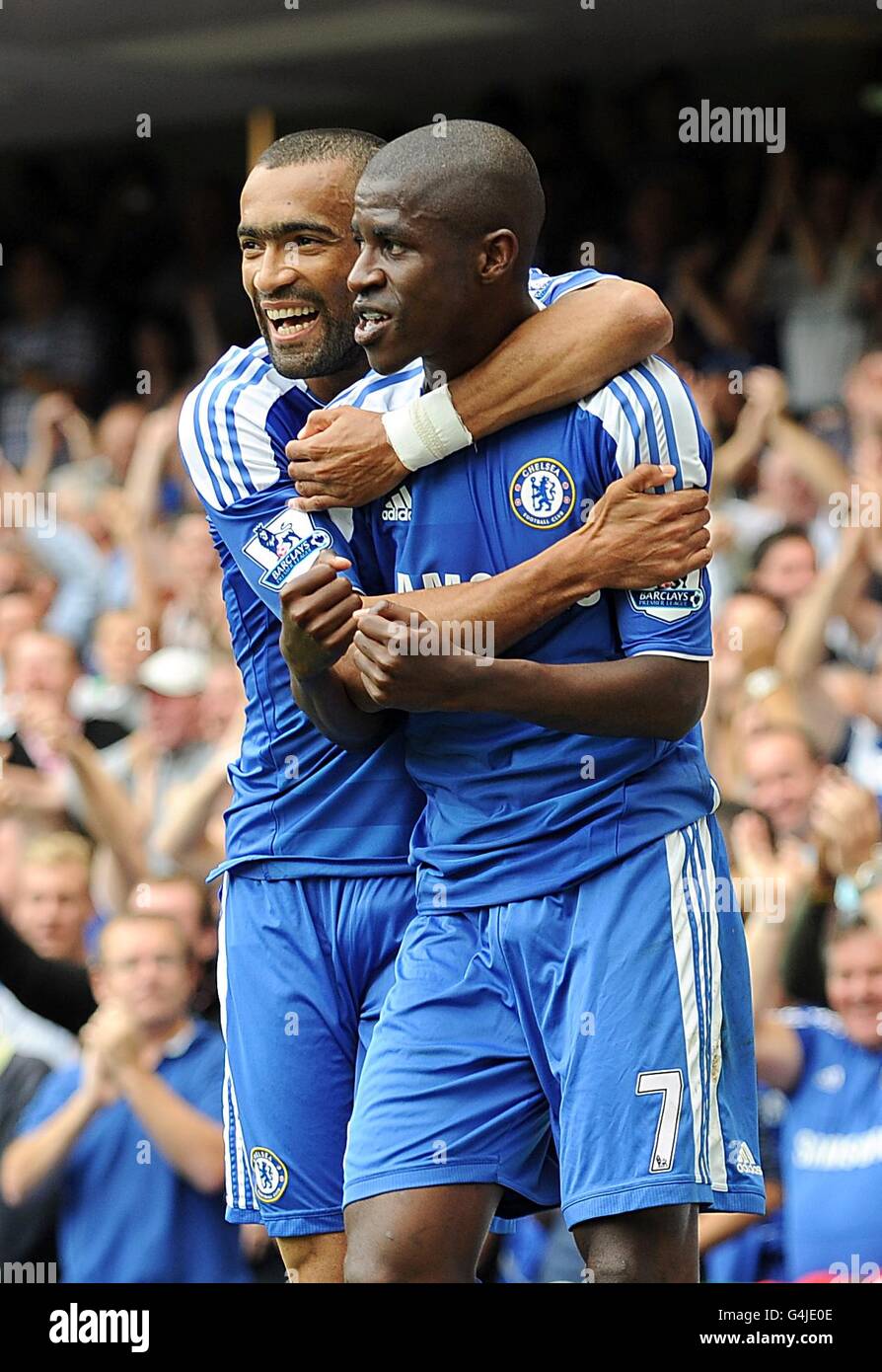 Chelsea's Ramires (right) celebrates with his team-mate Jose Bosingwa ...