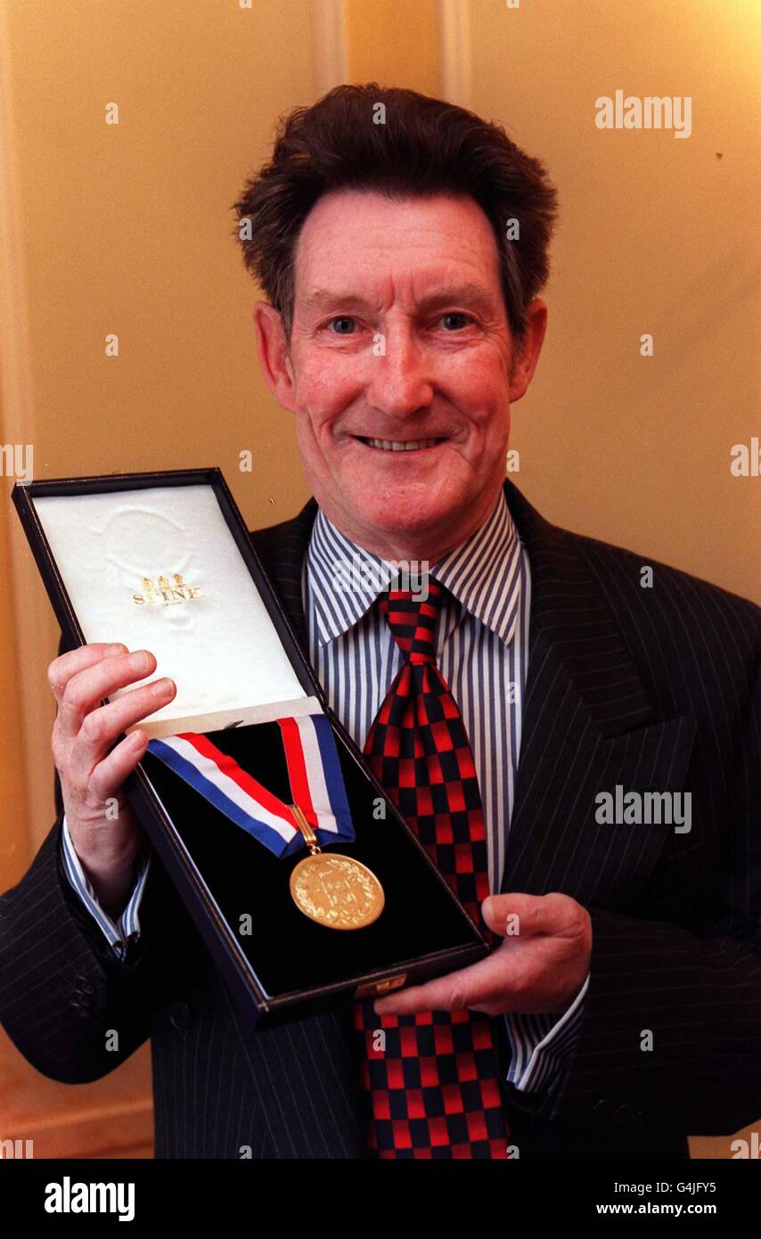 Who received the british gold hero award hi-res stock photography and ...