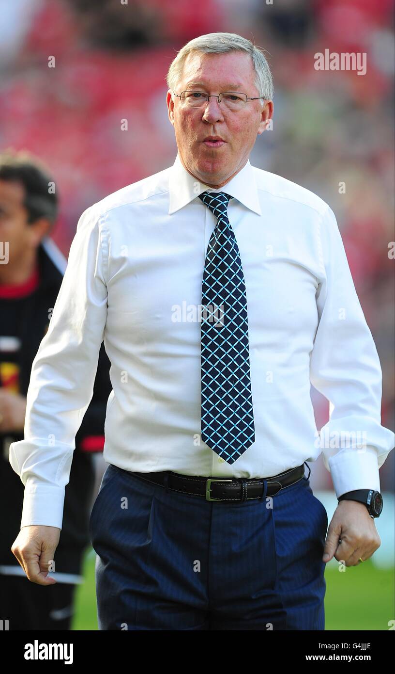 Manchester United manager Sir Alex Ferguson prior to kick off Stock ...