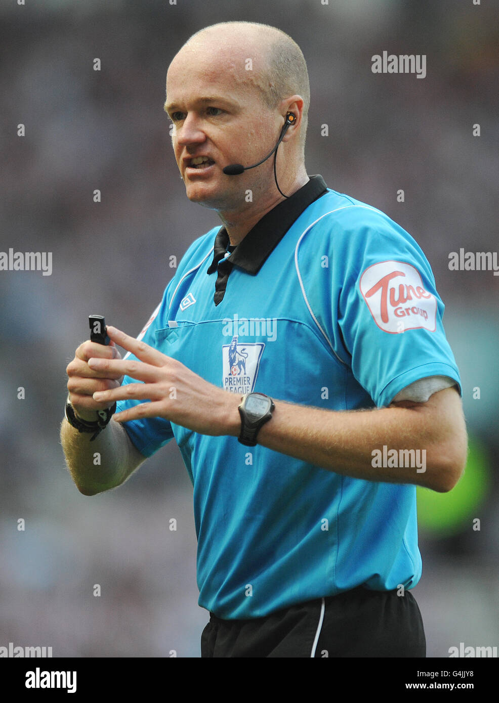 Referee Lee Mason during the Barclays Premier League match at the ...