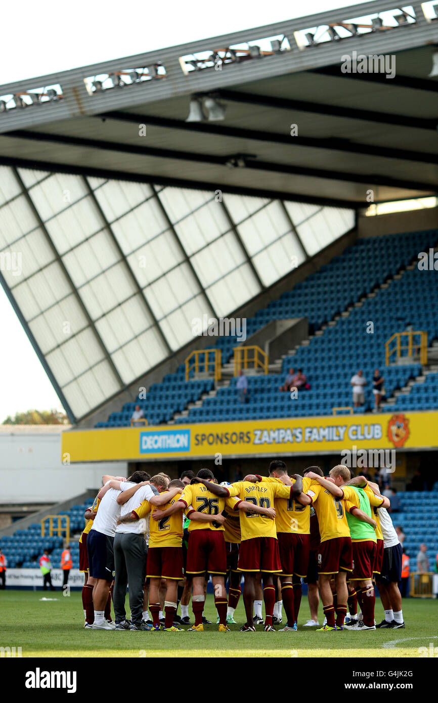 Football huddle datacoapplies hi-res stock photography and images - Alamy