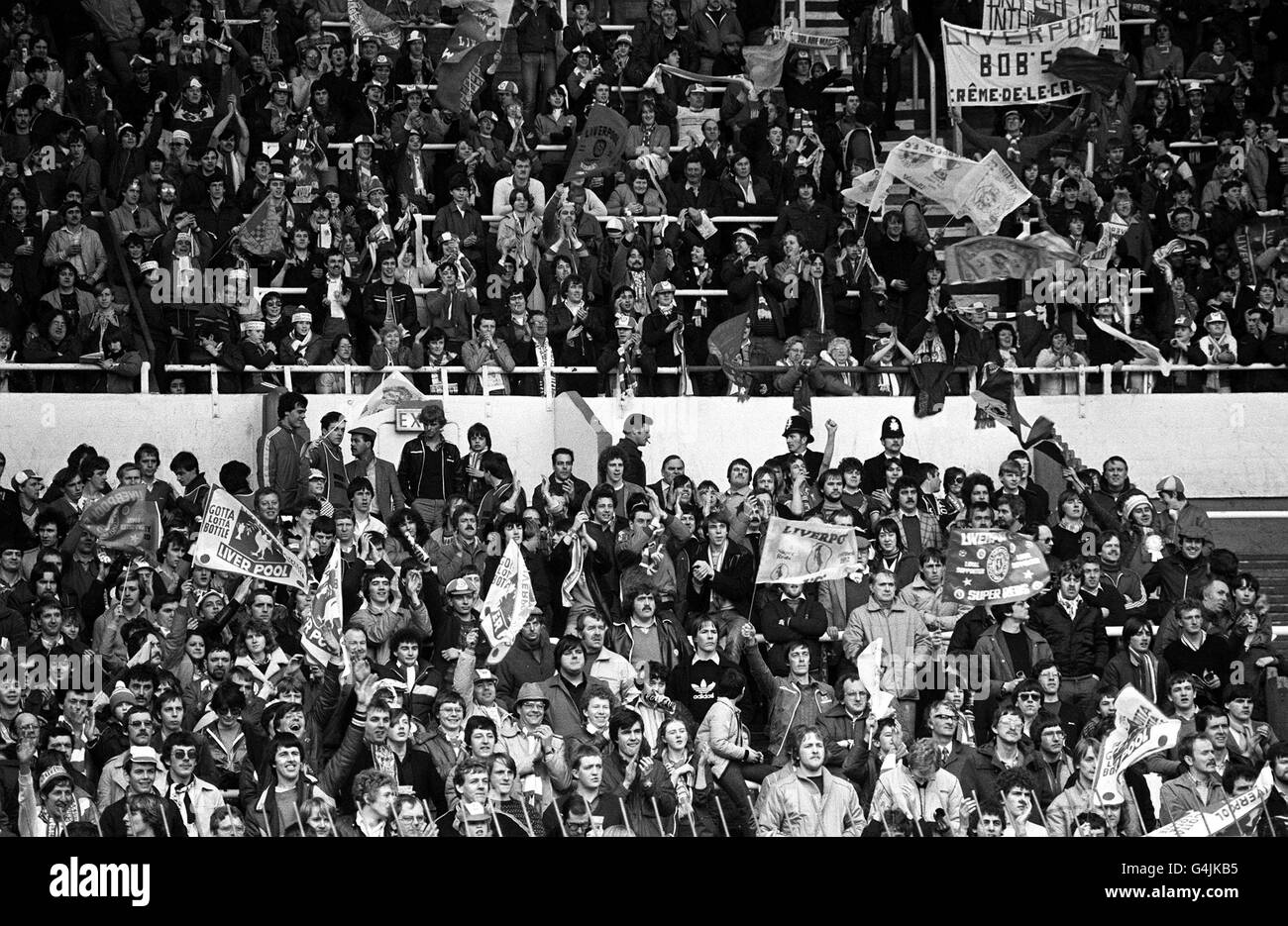 Liverpool fans at wembley Black and White Stock Photos & Images - Alamy