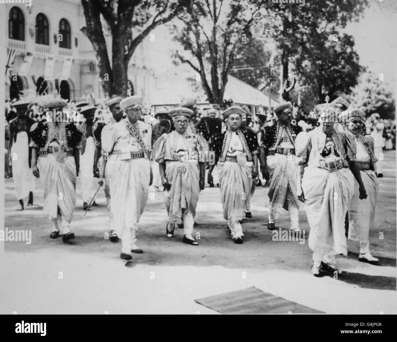 Royalty queen elizabeth ii commonwealth tour sri lanka hi-res stock ...