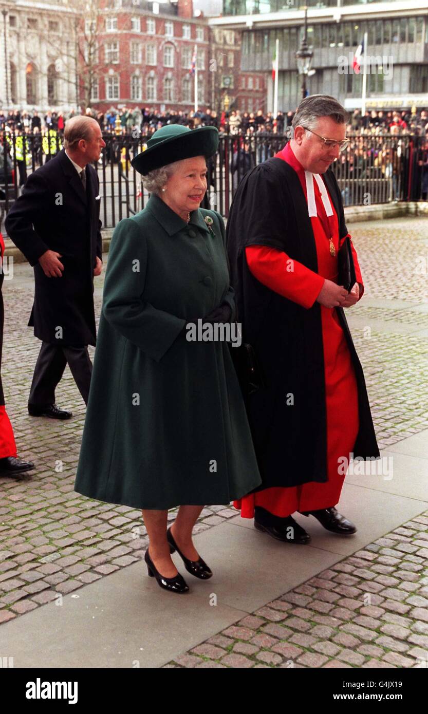 Queen At Commonwealth Ceremony High Resolution Stock Photography and ...