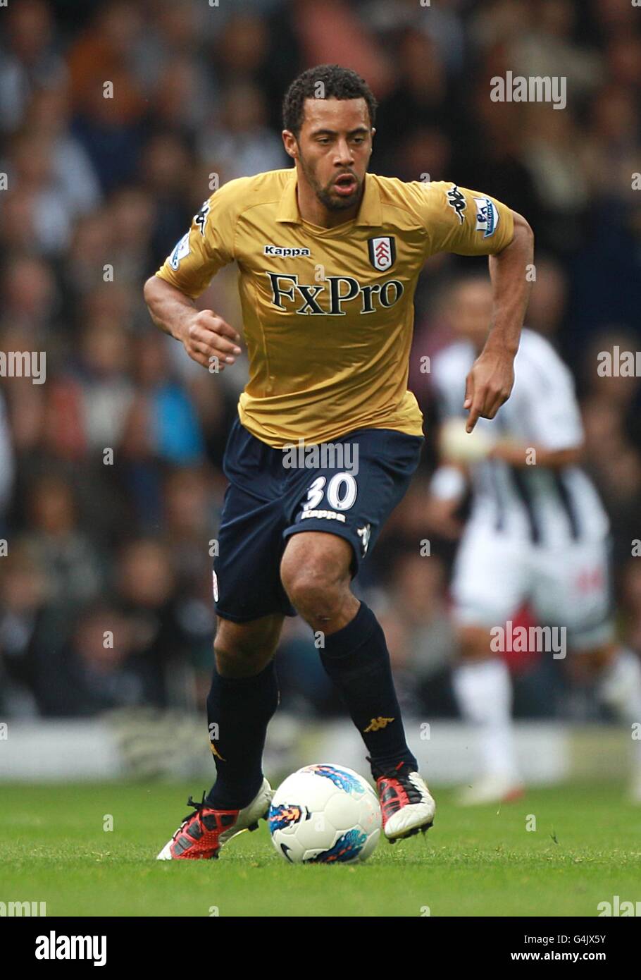 Moussa dembele fulham hi-res stock photography and images - Alamy