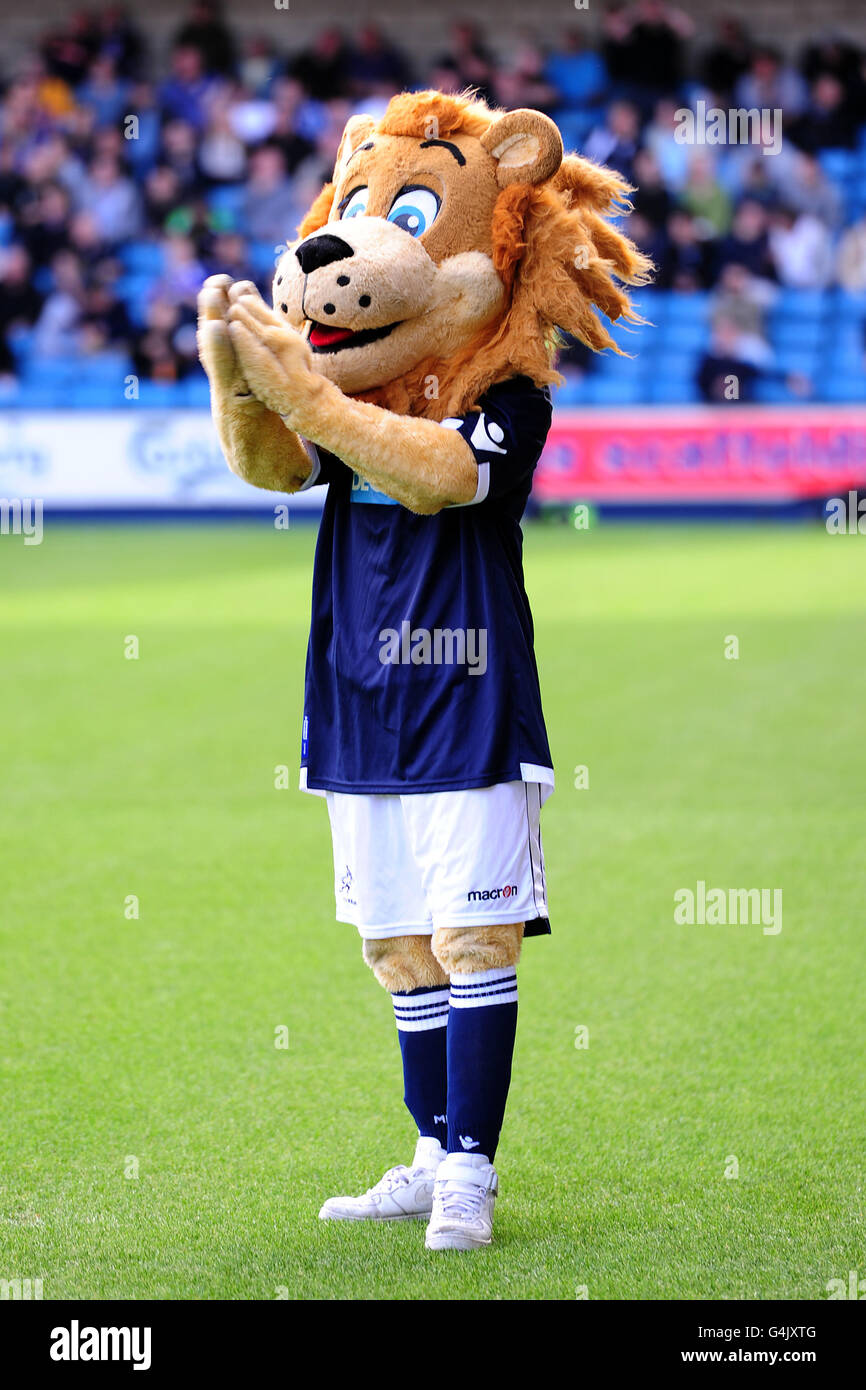 Millwall mascot zampa lion hi-res stock photography and images - Alamy