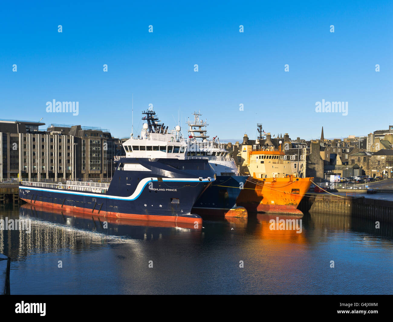 dh Aberdeen Harbour HARBOUR ABERDEEN North sea oil rig support tender ...