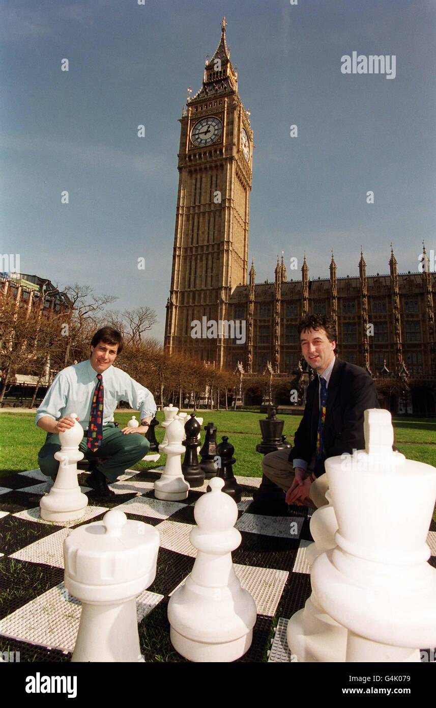 British chess international master hi-res stock photography and images ...