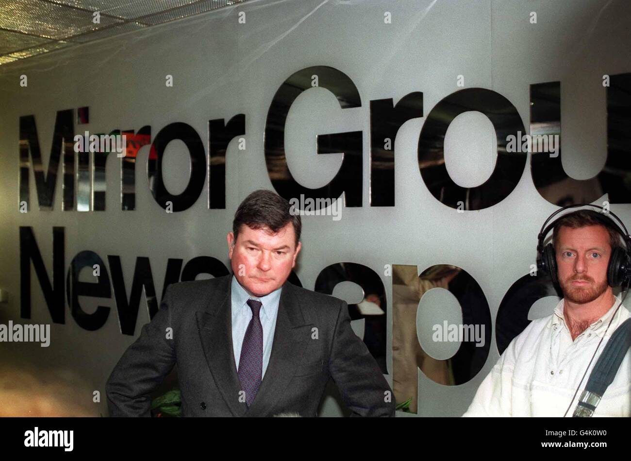 PA NEWS 6/12/91 DAILY MIRROR EDITOR RICHARD STOTT FACES THE TELEVISION ...