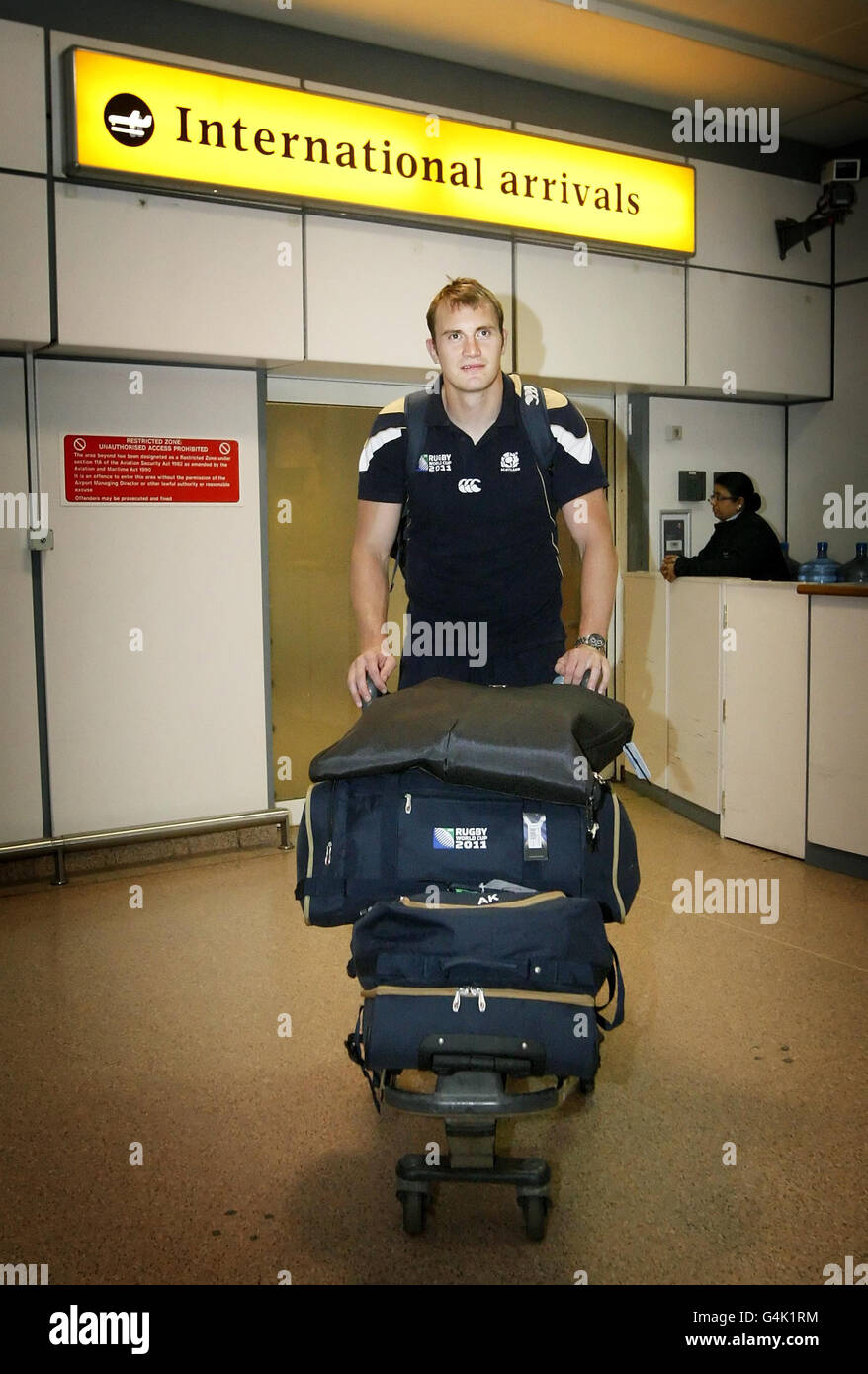 Rugbyu scotland full length mangrr hi-res stock photography and images ...