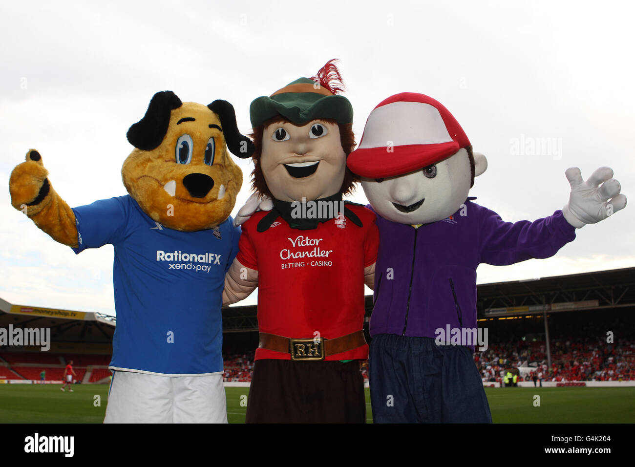 Nottingham forest mascot robin hood hi-res stock photography and images ...