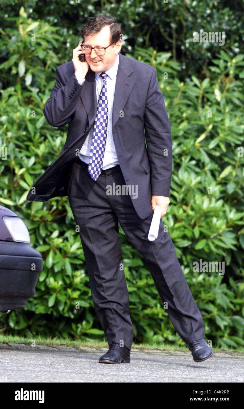 David Trimble/talks break 2 Stock Photo - Alamy