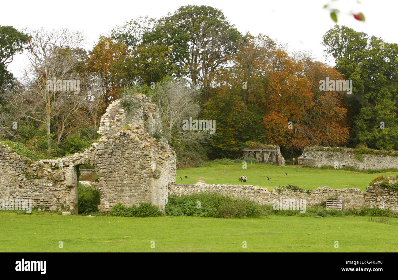 Quarr abbey ruins hi-res stock photography and images - Alamy