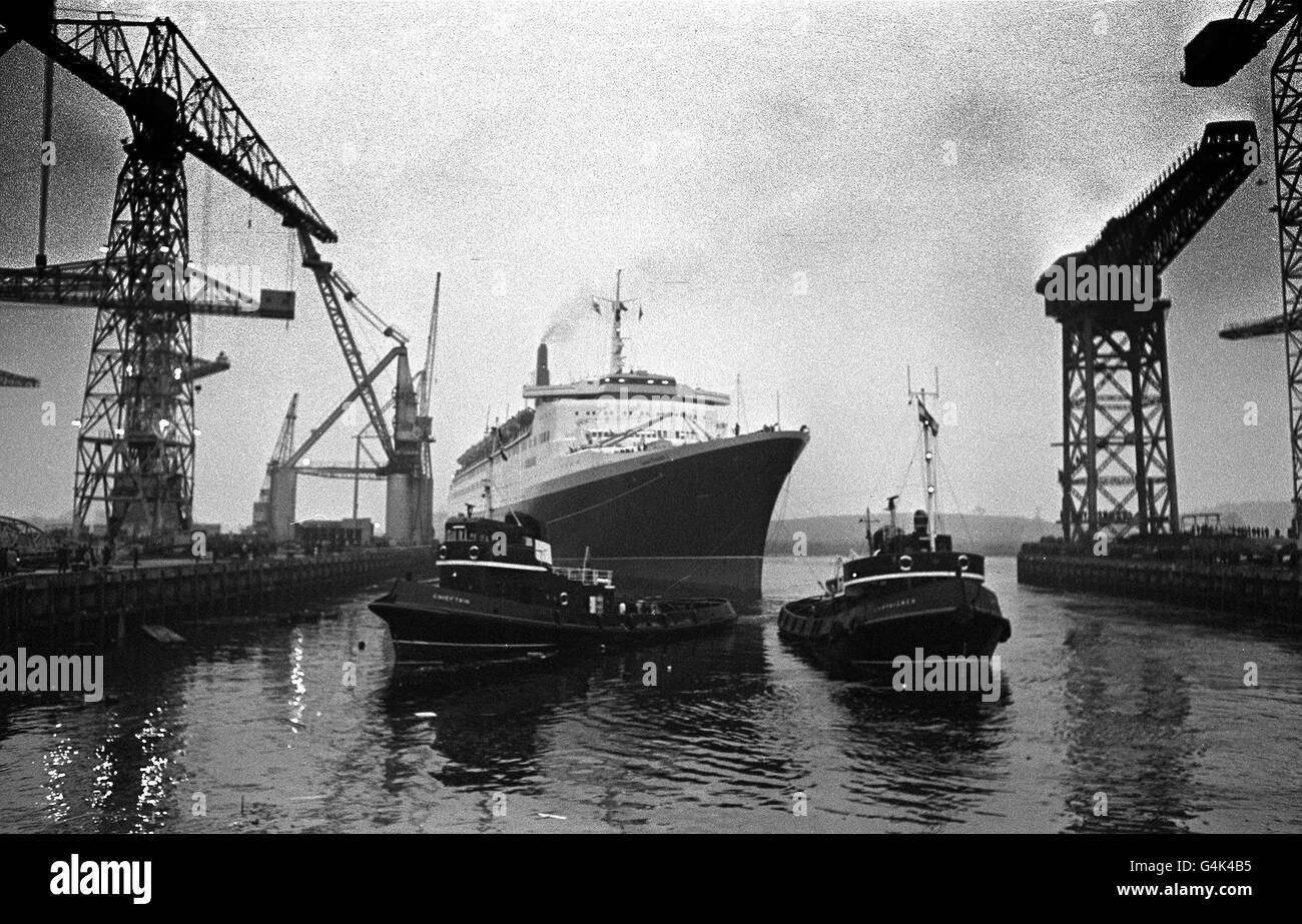 Qe2 story hi-res stock photography and images - Alamy