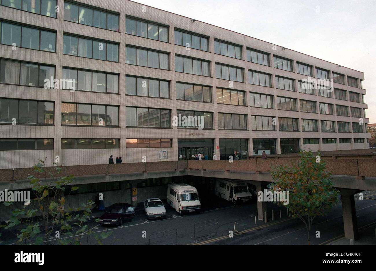 PA NEWS PHOTO 31/10/92 A LIBRARY FILE PICTURE OF ST. THOMAS HOSPITAL IN ...