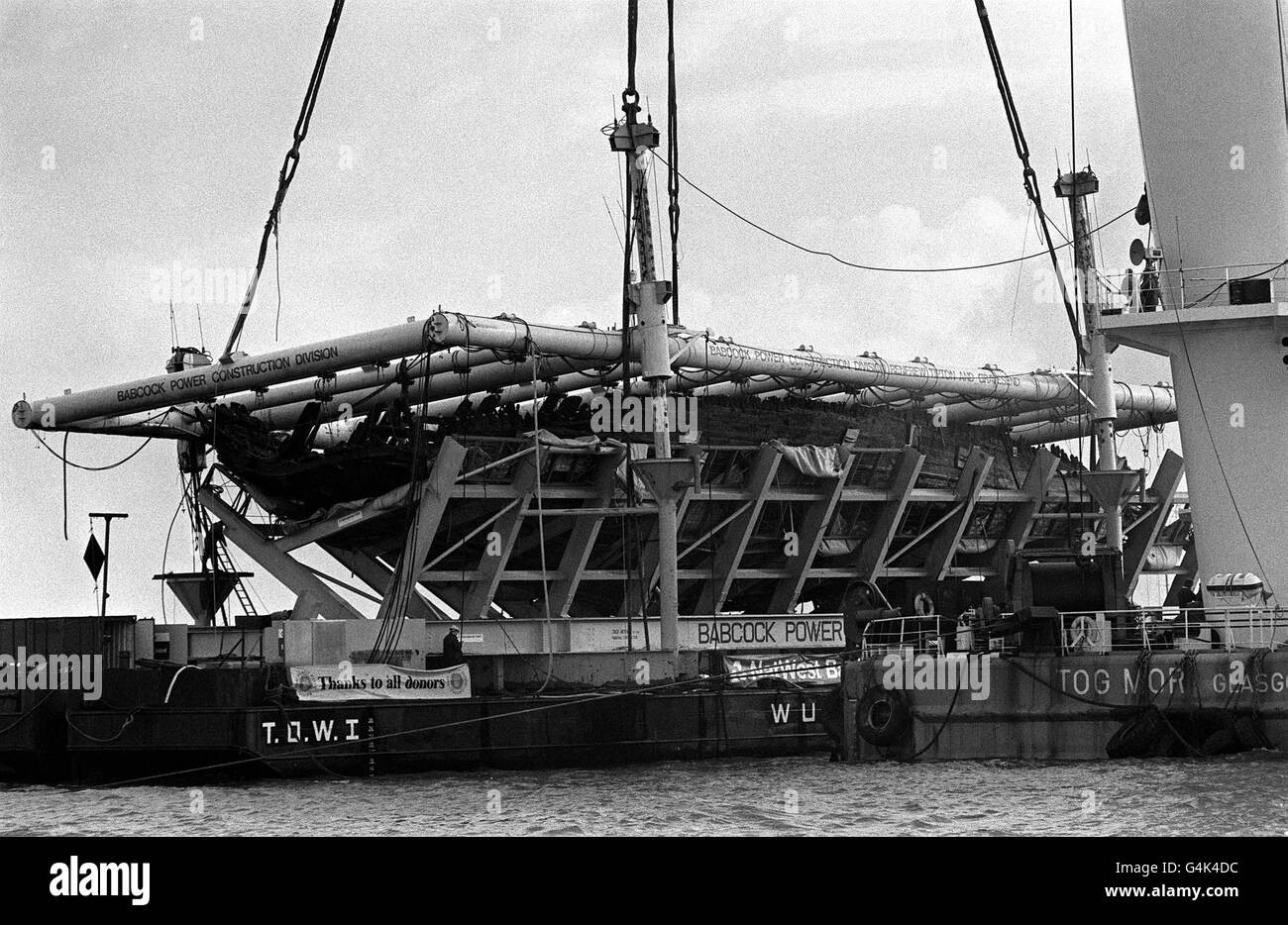 The mary rose lifting Black and White Stock Photos & Images - Alamy