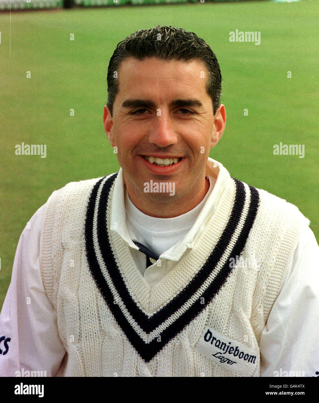Member of the kent county cricket team hi-res stock photography and ...