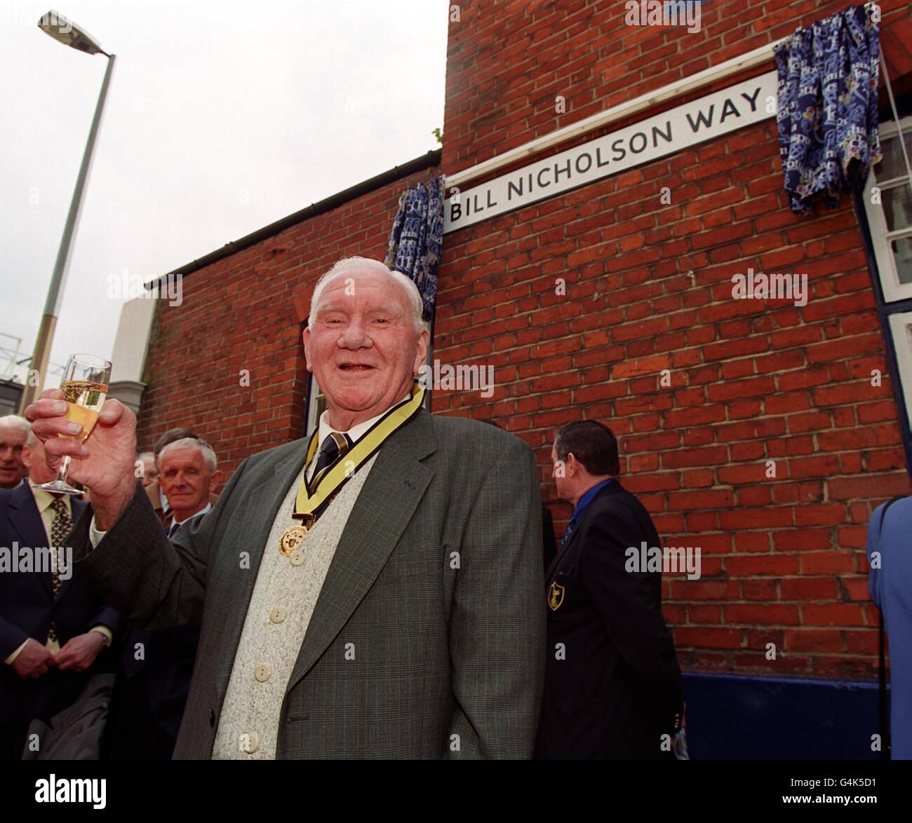 Bill Nicholson OBE raises his glass after being honoured by Haringey ...