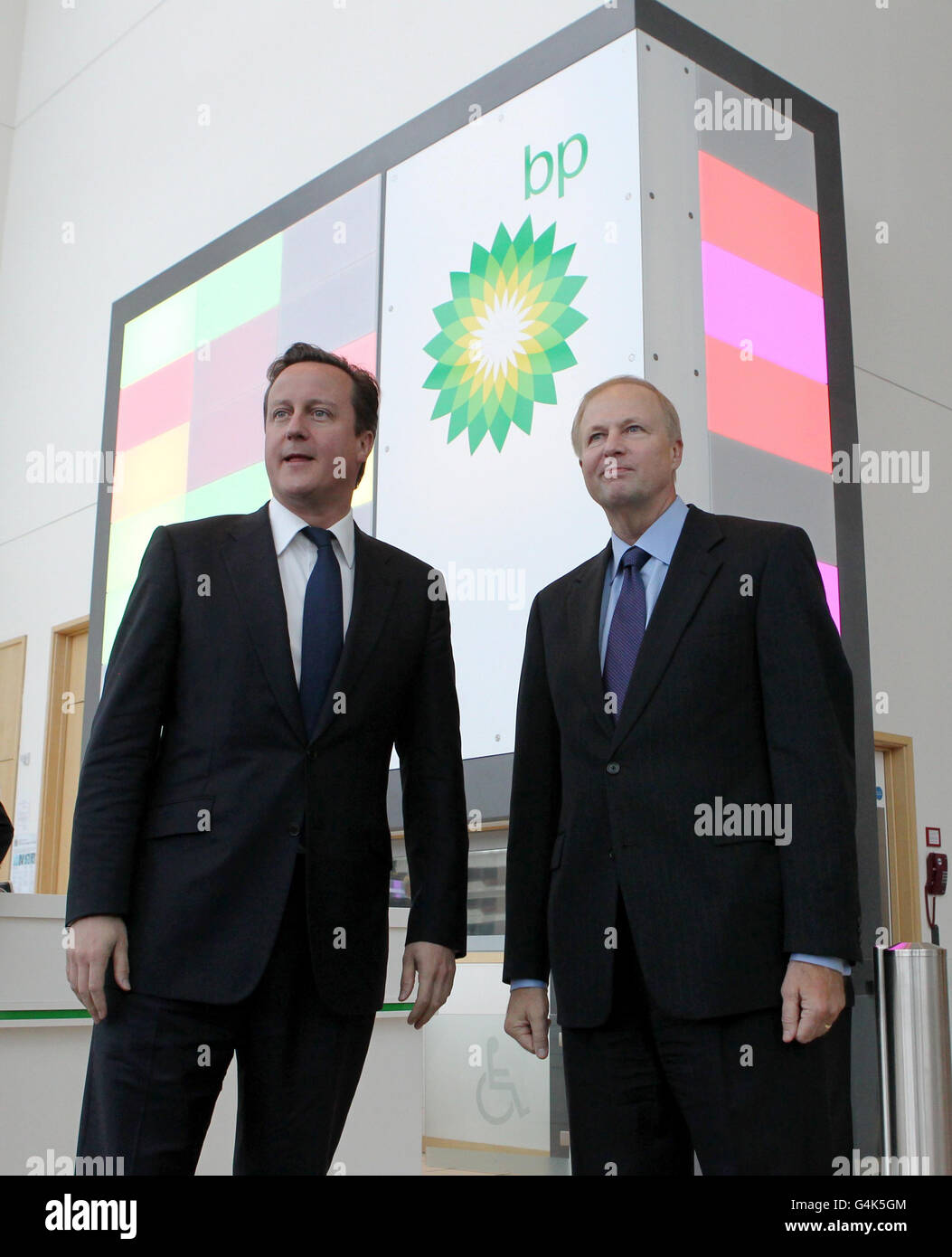 Prime Minister David Cameron with BP Chief Executive Bob Dudley (right ...