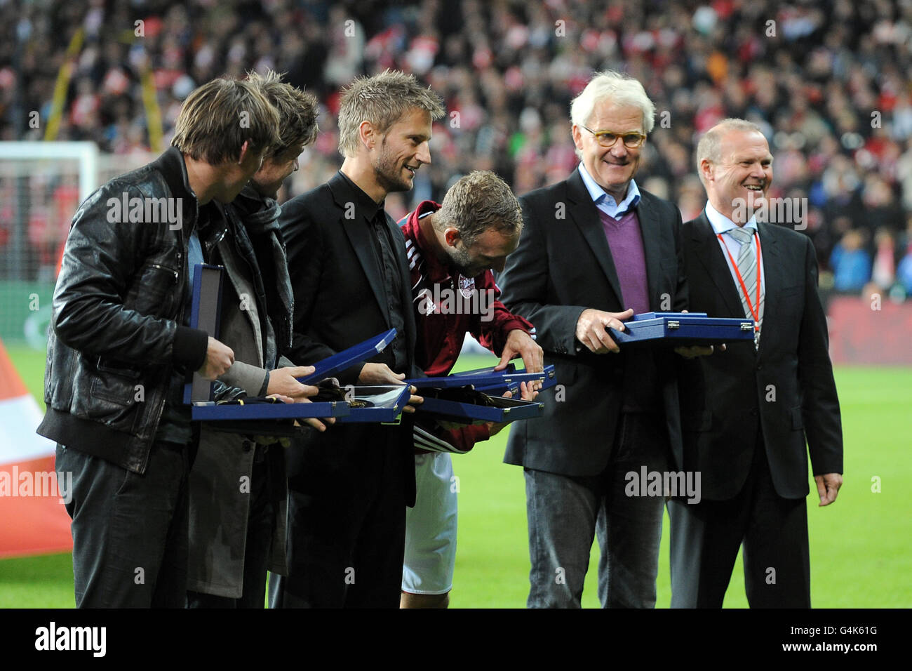 Denmark football legends jon dahl tomasson hi-res stock photography and ...