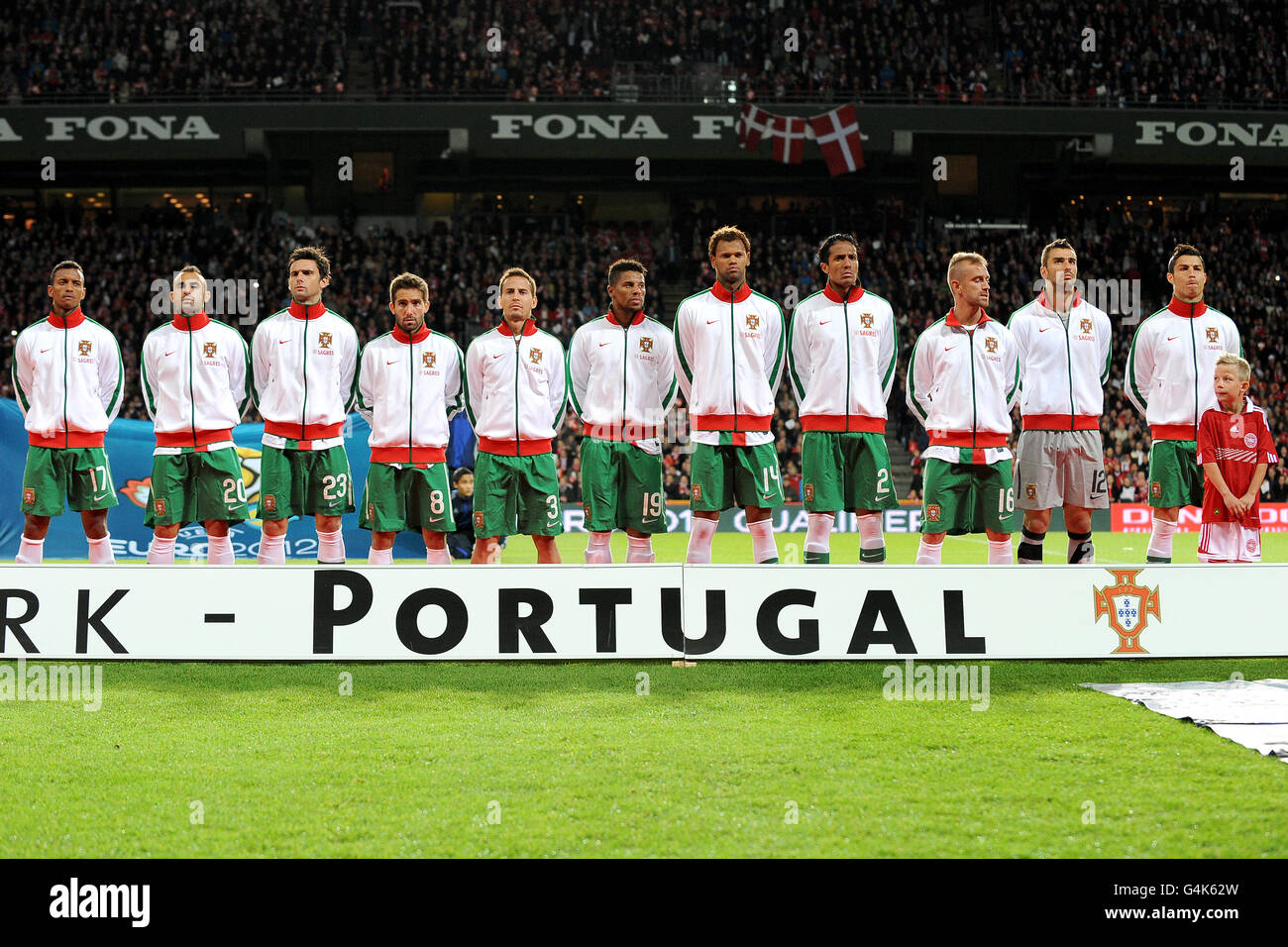 Portugal team group line up hi-res stock photography and images - Alamy