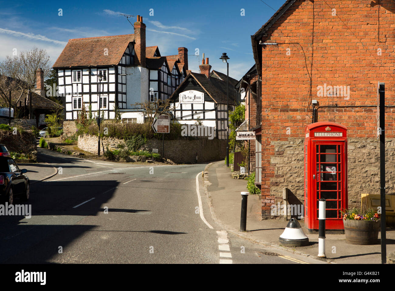 Pembridge new inn hi-res stock photography and images - Alamy