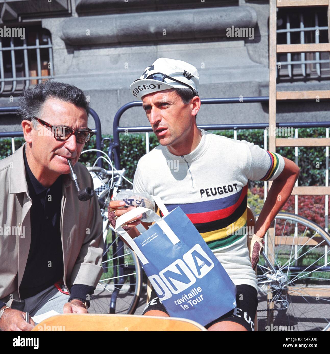 Tommy simpson hi-res stock photography and images - Alamy