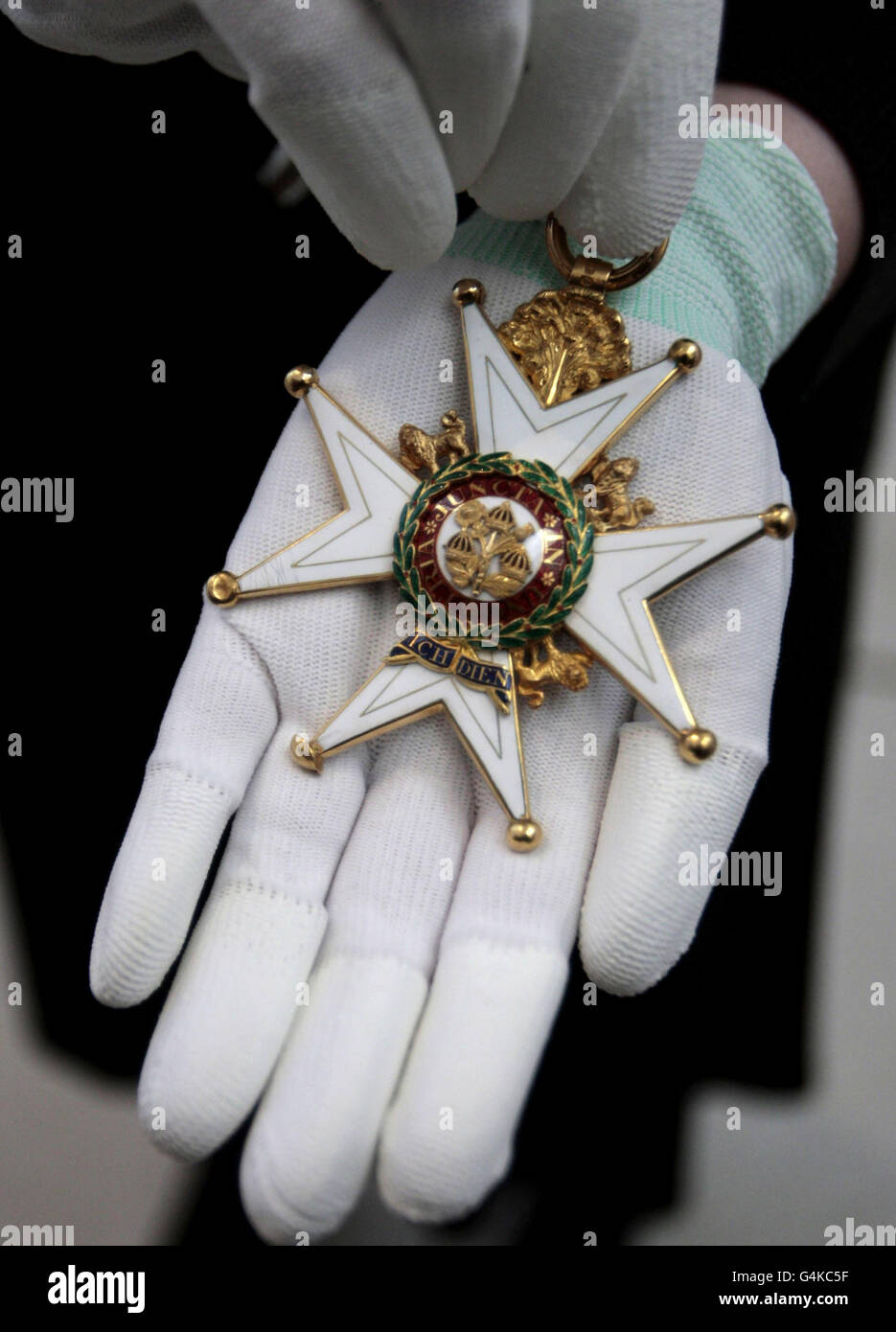 Grand cross badge hi-res stock photography and images - Alamy