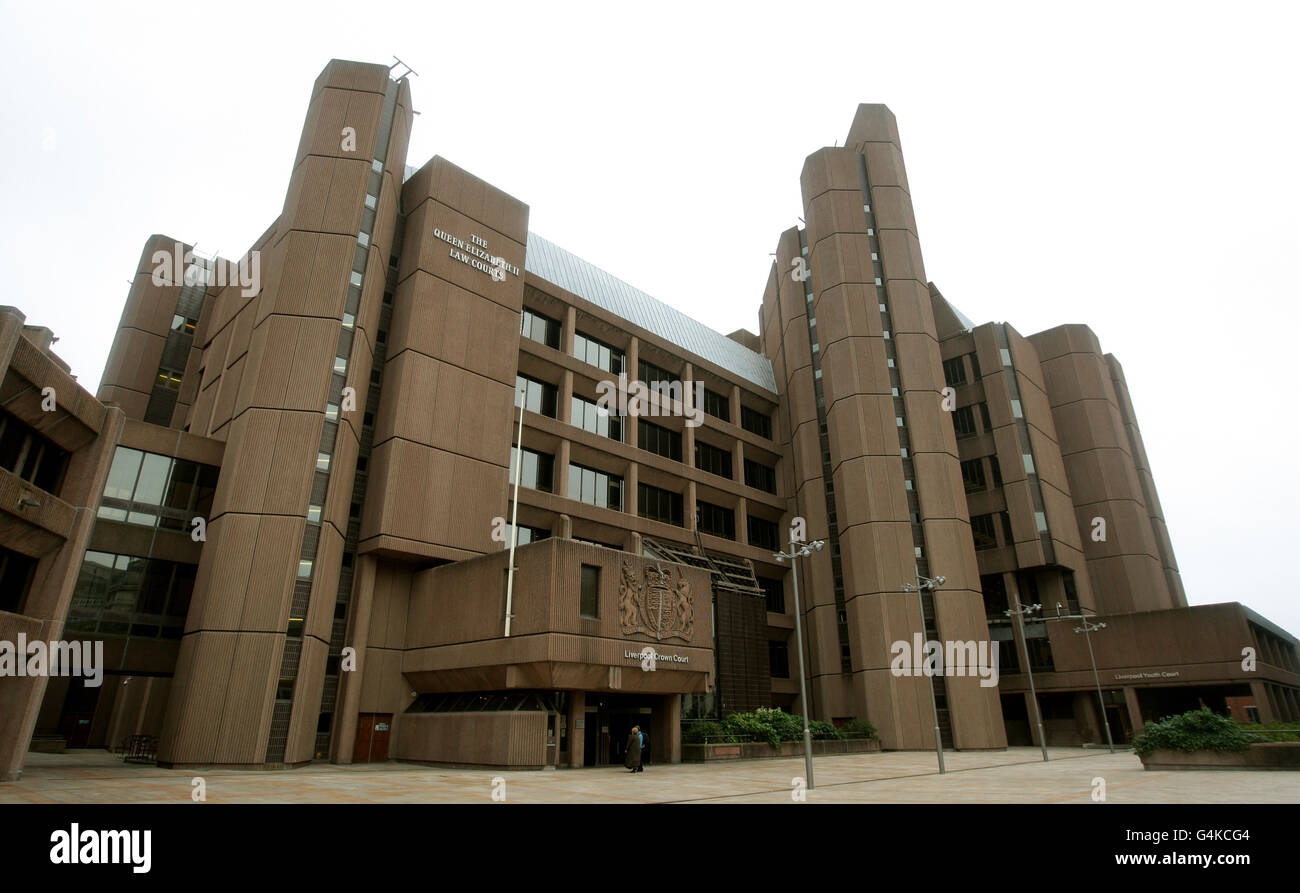 Liverpool crown court stock Stock Photo - Alamy