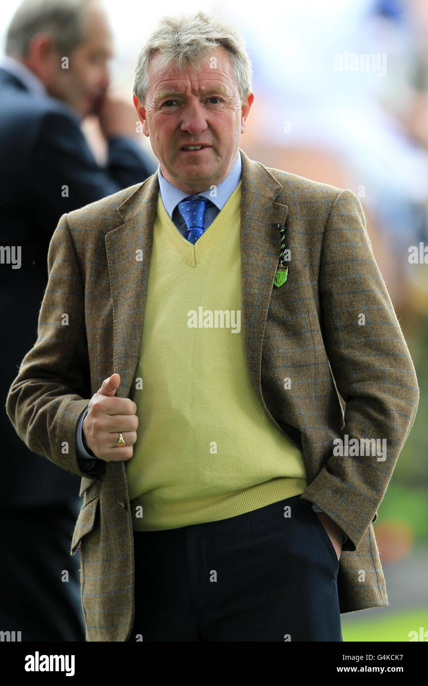Horse Racing - Ripon Racecourse. Bryan Smart, Trainer Stock Photo - Alamy