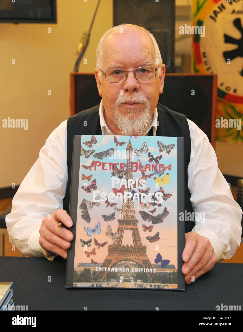 Sir peter blake book signing hi-res stock photography and images - Alamy