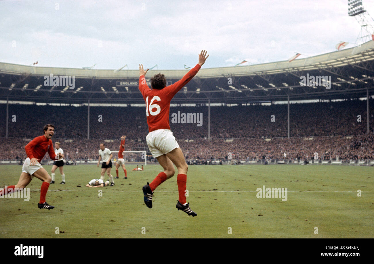 Goal 1966 world cup final england High Resolution Stock Photography and ...