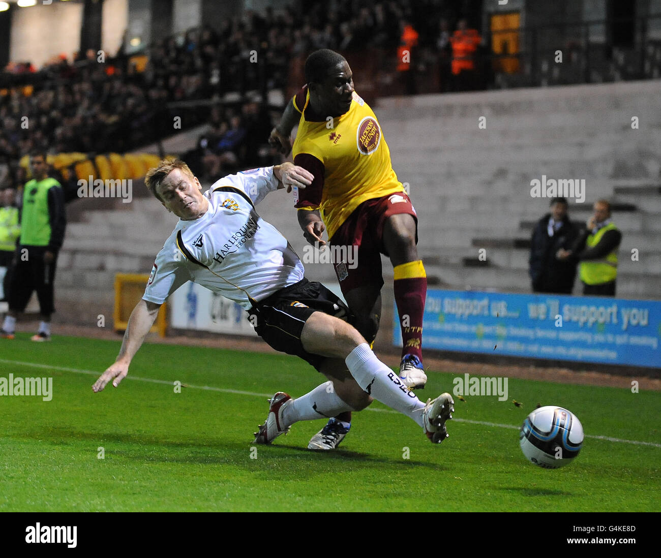 Port Vale's Rob Kuzluk and Northampton Town's Chris Arthur Stock Photo ...