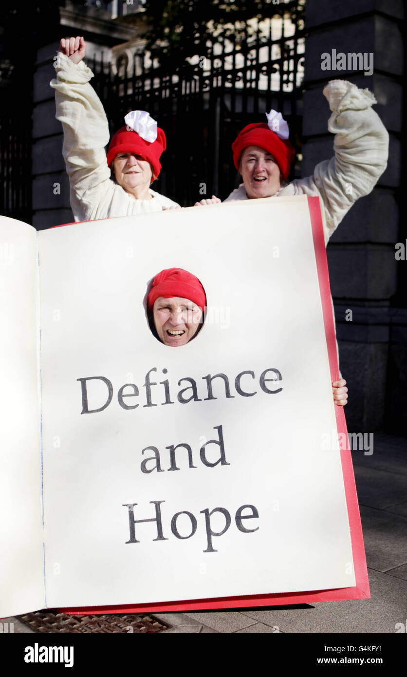 Spectacle of Defiance and Hope photocall Stock Photo - Alamy