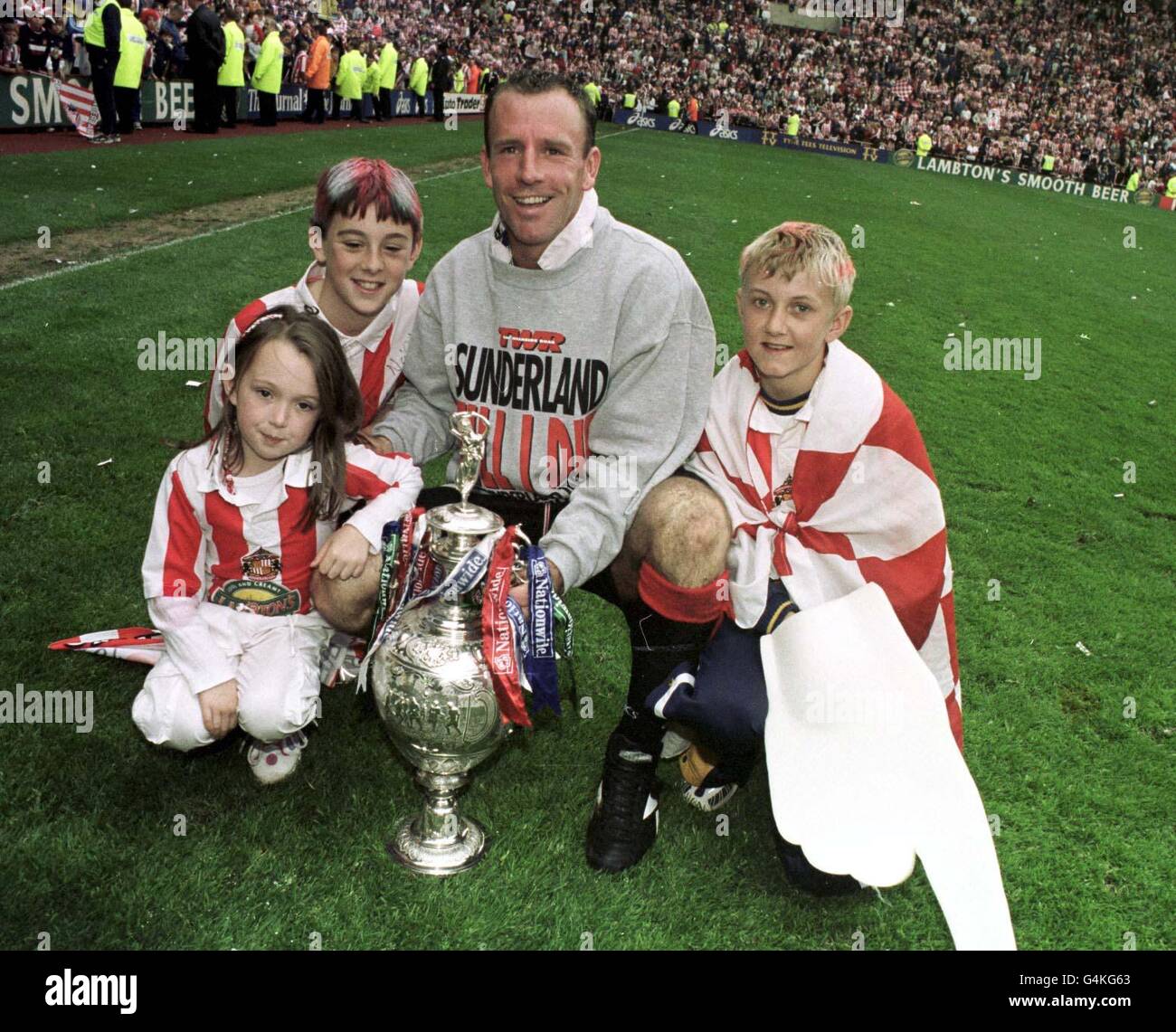 Sunderland Football Club captain Kevin Ball with his children and the ...