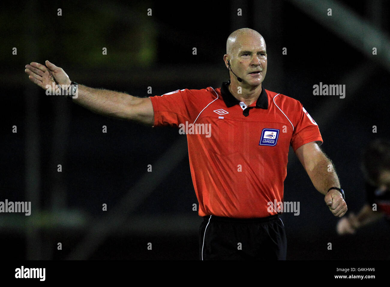 Milton keynes dons referee hi-res stock photography and images - Alamy