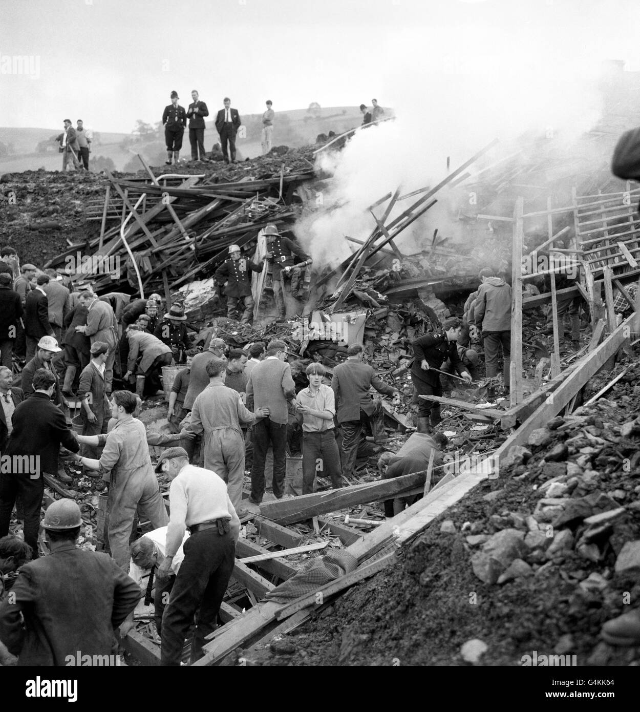 Aberfan Disaster Stock Photos & Aberfan Disaster Stock Images - Alamy