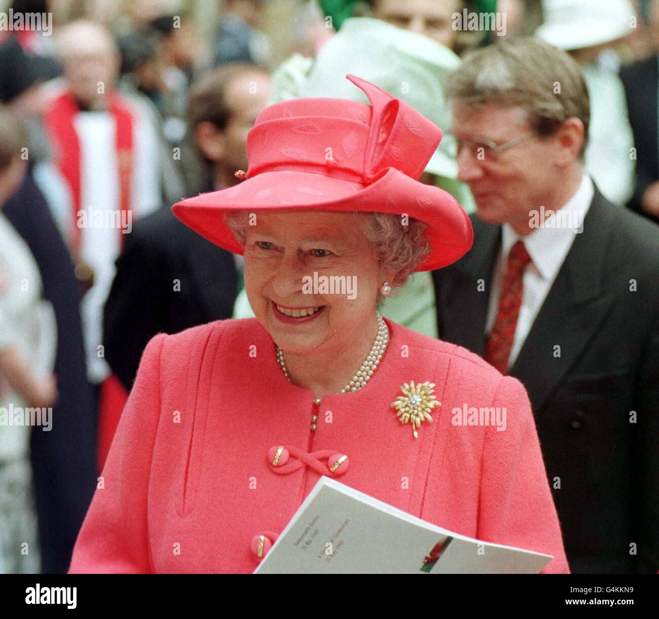 Wales queen in cardiff open national assembly wales national assembly ...