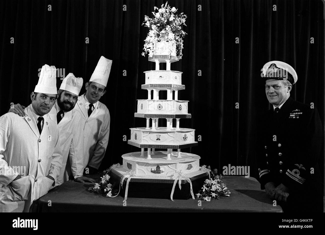 Charles diana wedding cake hi-res stock photography and images - Alamy