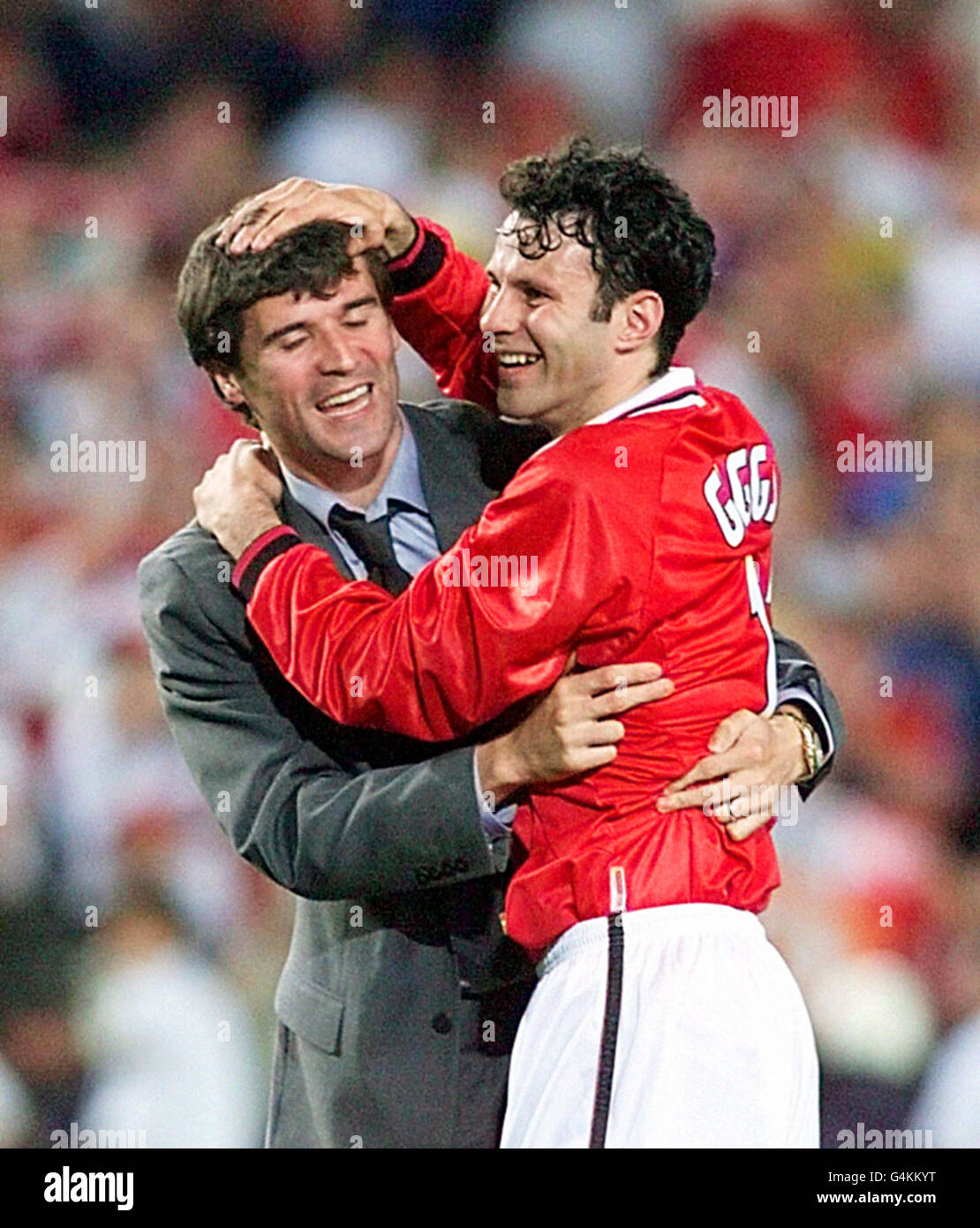 1 2 half length sport football ryan giggs hi-res stock photography and ...